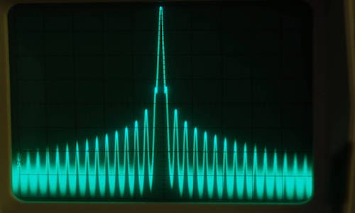 What is the Difference Between a Spectrum Analyzer and VNA? | Microwaves & RF